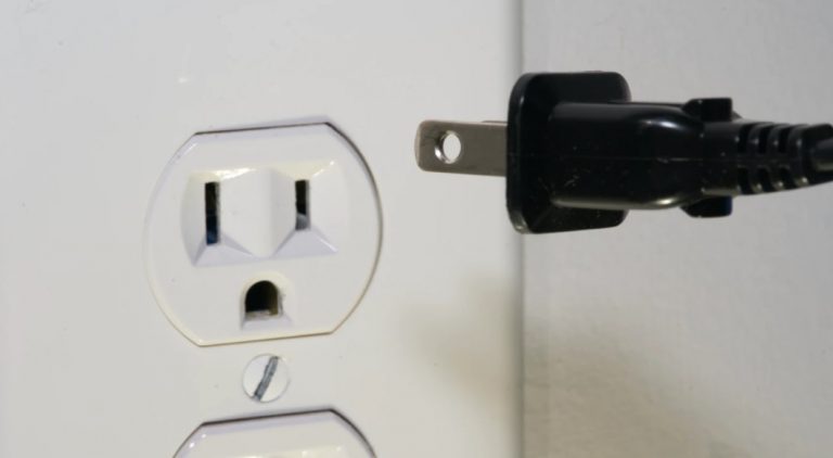 How to Tell if Your Outlets are Grounded - The Indoor Haven